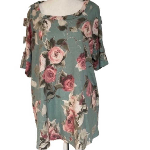 Glitzy Girlz | Tops | Nwot Glitzy Girlz Peekaboo Sleeves Blouse Size 4x ...